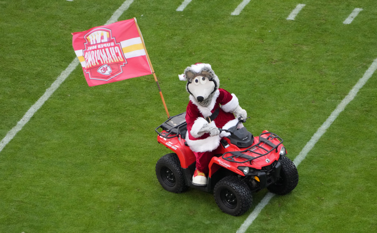 Kansas City Chiefs Mascot Talks Retirement After 35 Years in Emotional ...