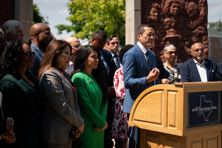 Texas Democrats Return To The State, Ending Two-Week Standoff Over ...