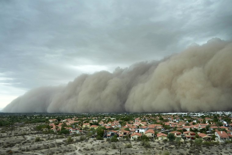 Arizona dust storm: Thousands without power, flights grounded