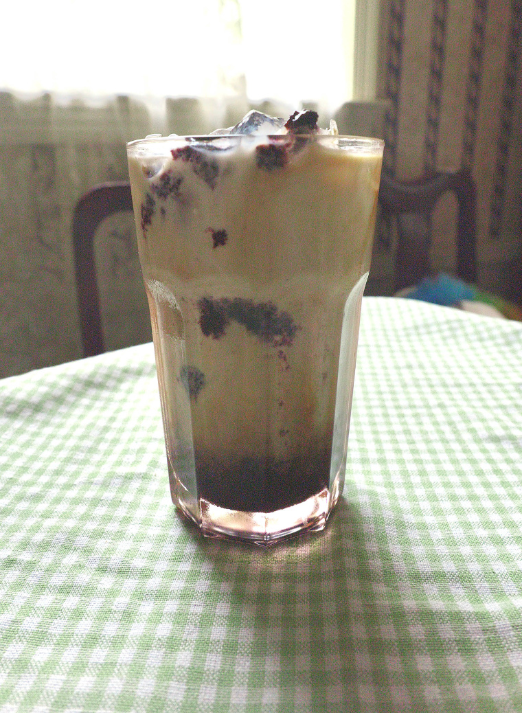 The Blueberry Latte Is the Sip of the Summer: How to Make It