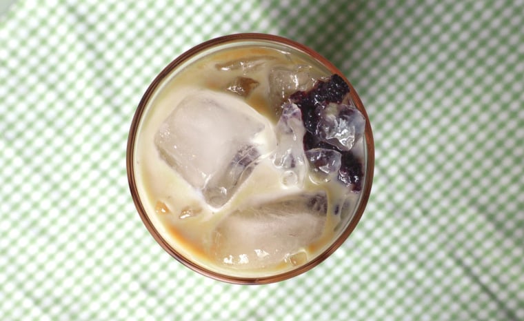The Blueberry Latte Is the Sip of the Summer: How to Make It