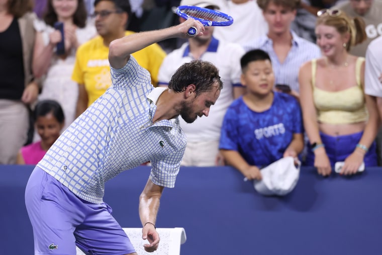 Daniil Medvedev Yells at Chair Umpire During Benjamin Bonzi US Open Match