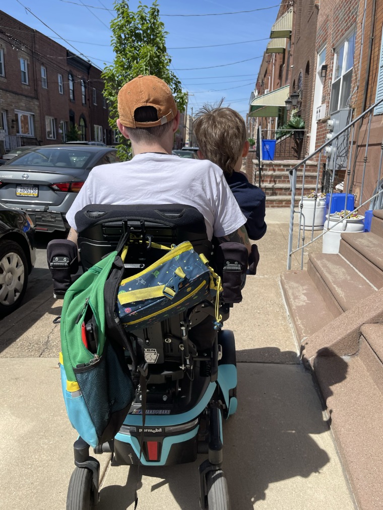 Dad Diagnosed With ALS at 32 Mistook Early Signs as Being 'Uncoordinated'