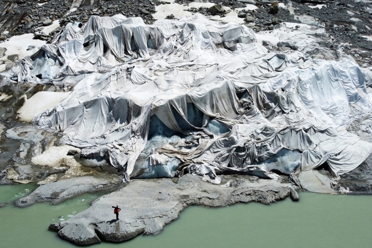 Swiss glaciers shrank 3% this year, the fourth-biggest retreat on record