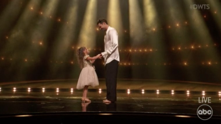 Dylan Efron Dances With Sister to Brother Zac Efron's Song for ‘DWTS ...
