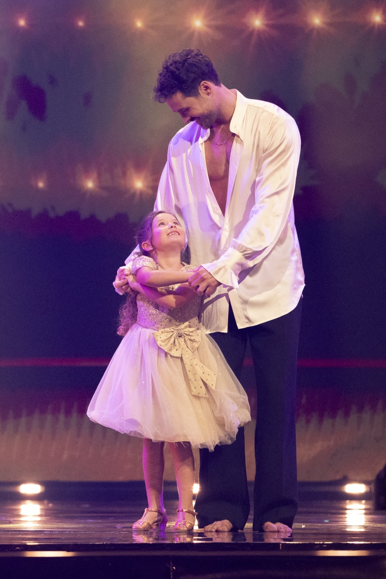 Dylan Efron Dances With Sister to Brother Zac Efron's Song for ‘DWTS’ Dedication Night