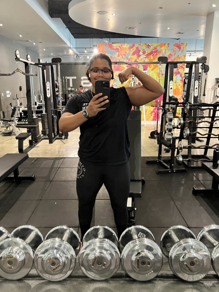 Woman Powerlifts Through Breast Cancer After Shock Diagnosis at 26