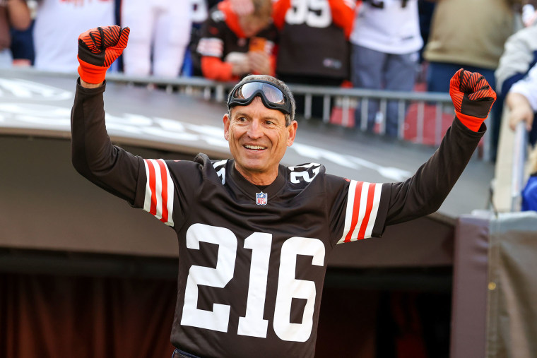 Ex-Browns QB Bernie Kosar has a liver transplant after more than a year on the waiting list