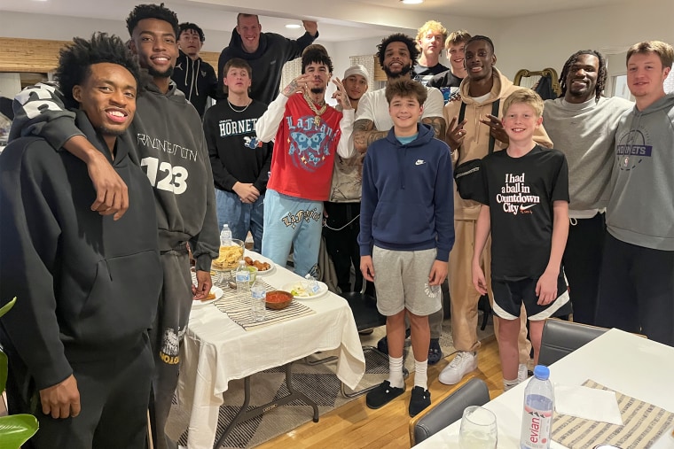 A family invited their NBA son to dinner. The whole team showed up.