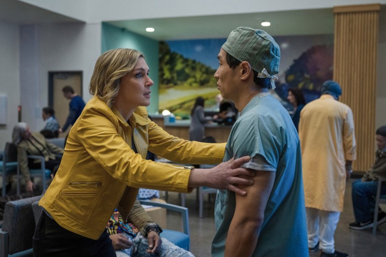 Apple TV's 'Pluribus' Has a 100% on Rotten Tomatoes. Here's Why Critics ...