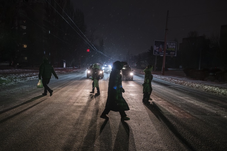 Kyiv is freezing in the dark as Russian strikes leave Ukraine's capital ...