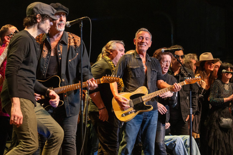 OVER 15 MILLION VIEWS AND COUNTING — SPRINGSTEEN’S POWERFUL TRIBUTE ...