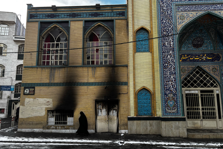 Through carnage of the government crackdown, Iranian protesters looked ...