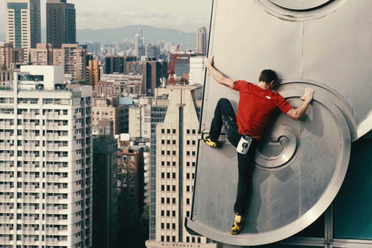 Alex Honnold describes his rope-free climb up Taipei 101 skyscraper