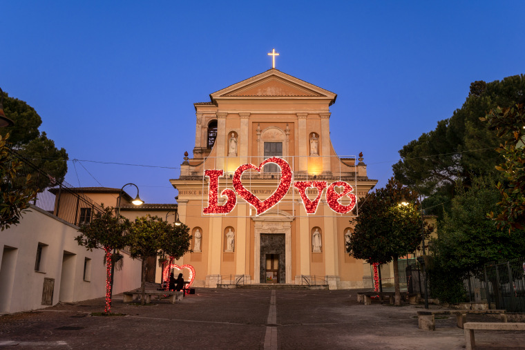 15 Valentine's Day Traditions From Around the World