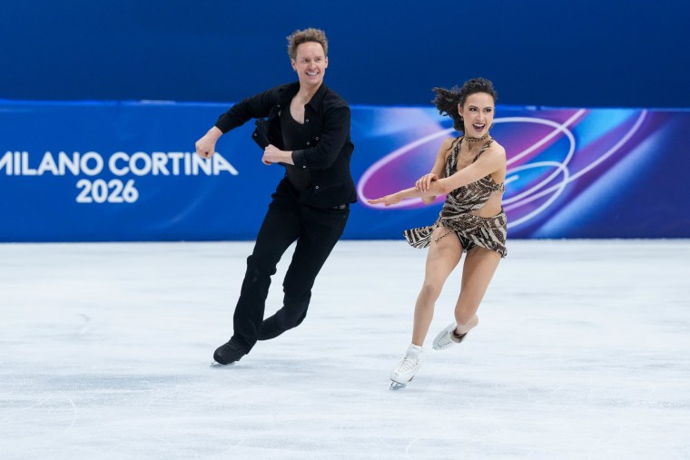 What's the Difference Between Ice Dancing and Pair Figure Skating?