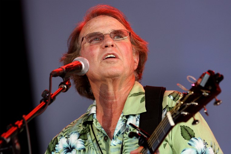 'Country' Joe McDonald, '60s rock star and proud protest counterculture ...