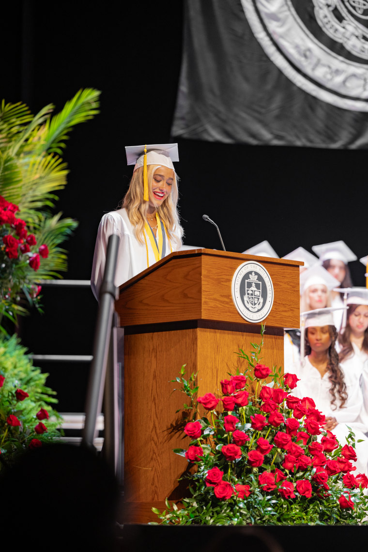 Identical Twin Sisters Made History With an Incredible Graduation Feat