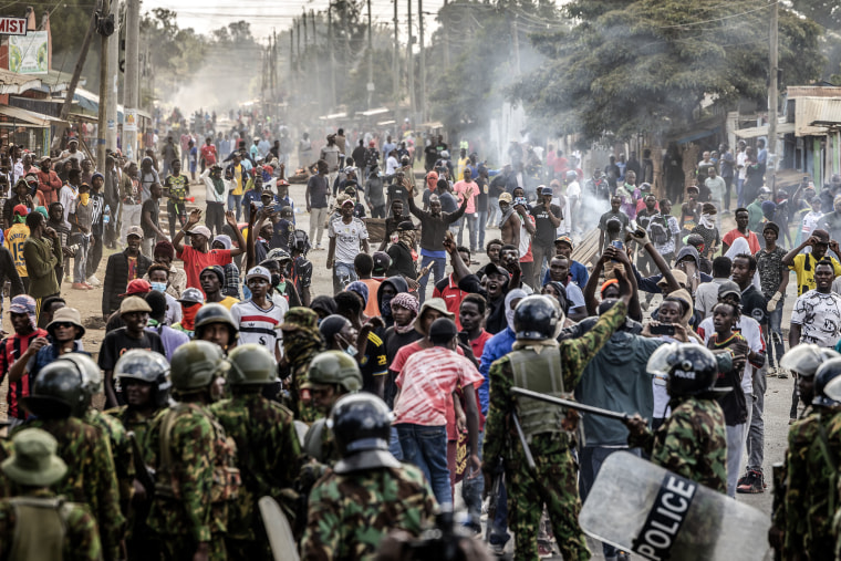 One protestor killed in Kenya protests over Ebola quarantine for Americans