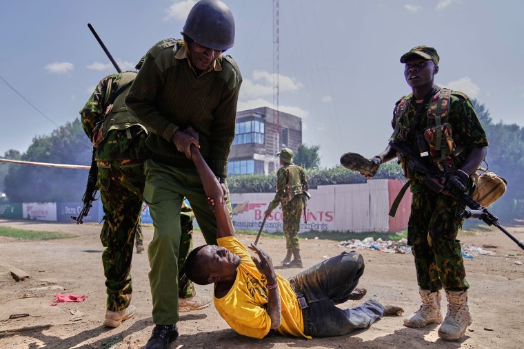 Protester killed in Kenya protests over Ebola quarantine for Americans