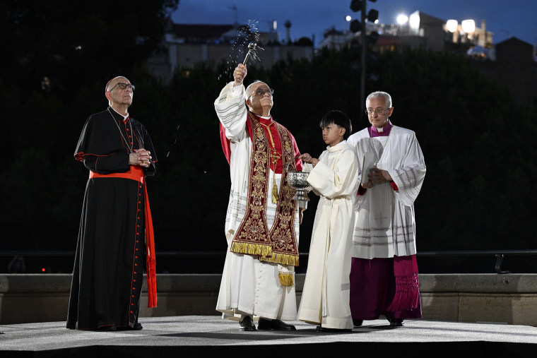 Pope Leo blesses Barcelona’s towering architectural masterpiece