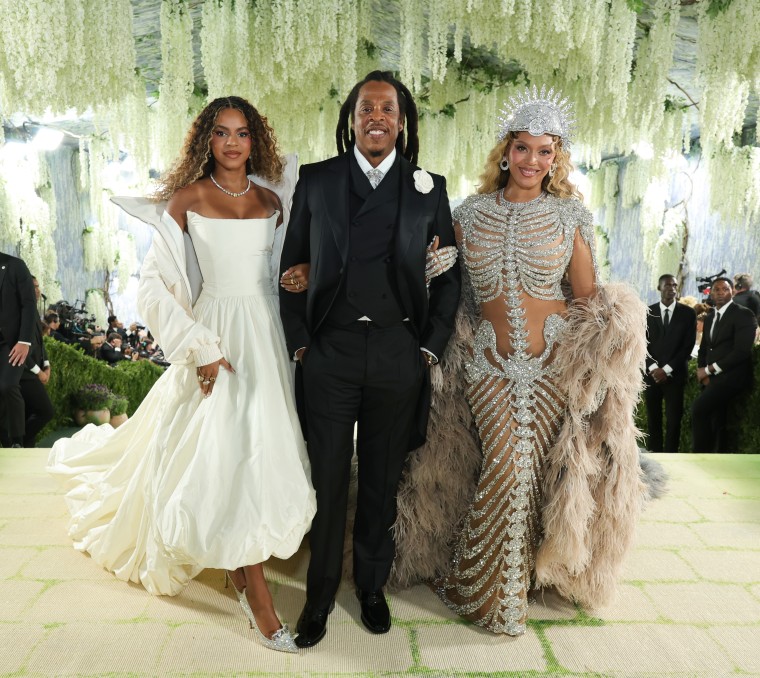 Beyoncé Reveals Backstory of Jay-Z’s Locs and New Look