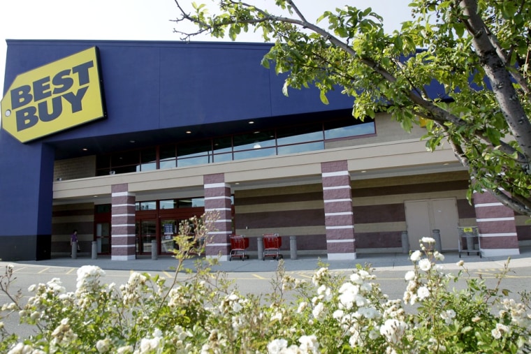 Best Buy founder bids to take struggling retailer private