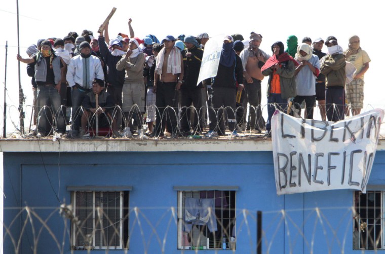 Peruvian inmates start riot over prison treatment