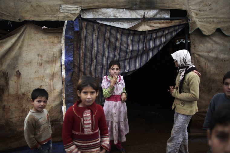Winter brings more troubles for displaced Syrians