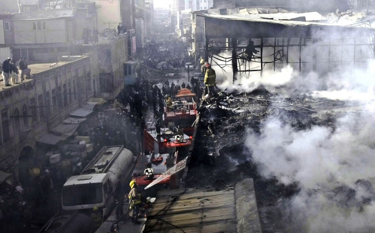 Fire sweeps through Kabul cloth market