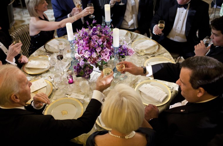 Obamas host black-tie dinner for governors at White House