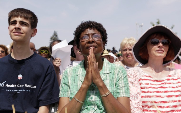 Pres. Obama campaigns in Ohio, Penn. in two-day bus tour [in PICS]
