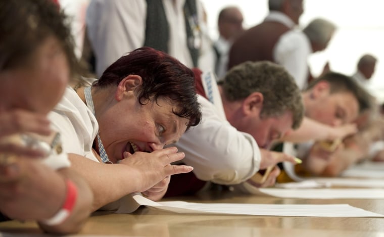 Sniff, sniff. World Snuff Championship competitors inhale tobacco in ...