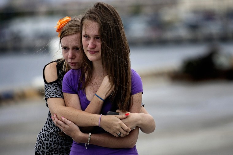 Destroyer Laboon deploys from Norfolk, leaves families behind