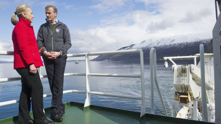 Clinton highlights importance of oil-rich Arctic