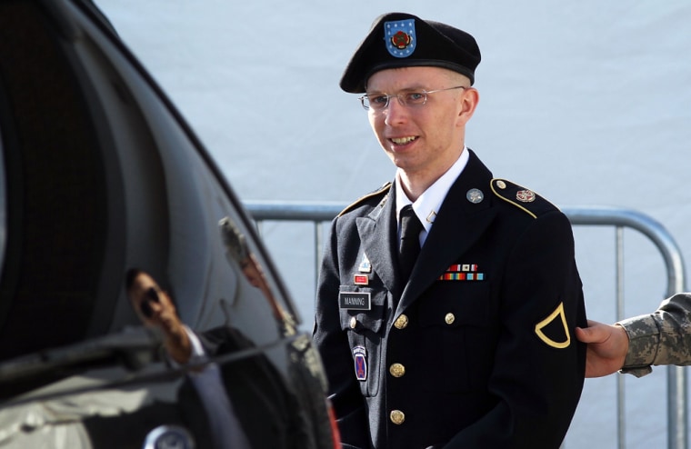 Military court tells US to give records to WikiLeaks suspect Bradley ...