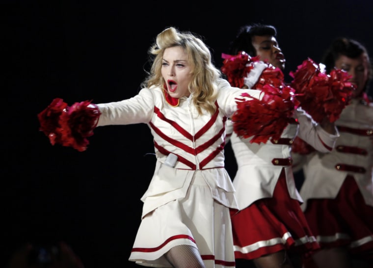 Madonna flashes her breast during Istanbul concert