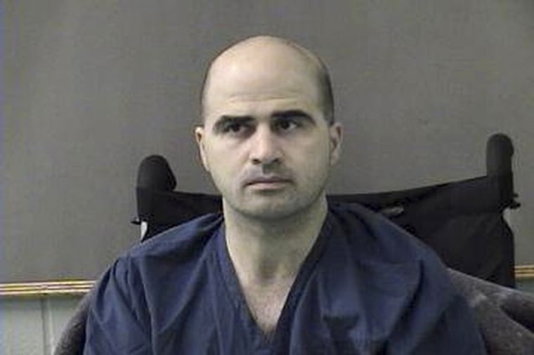 Nidal Hasan, Fort Hood shooting suspect, barred from court for beard