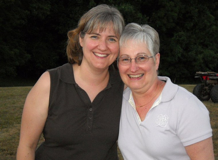 1 in 7 with Alzheimer's or other dementia lives alone, report finds