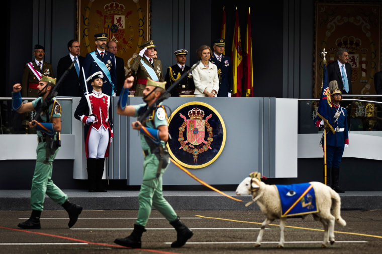 A downsized parade as Spain celebrates national day amidst austerity cuts