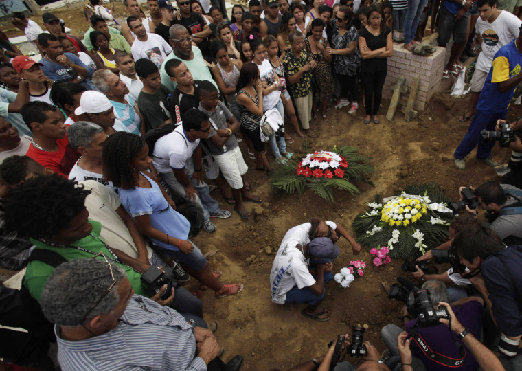 Brazilians mourn deaths of six youths in Mesquita