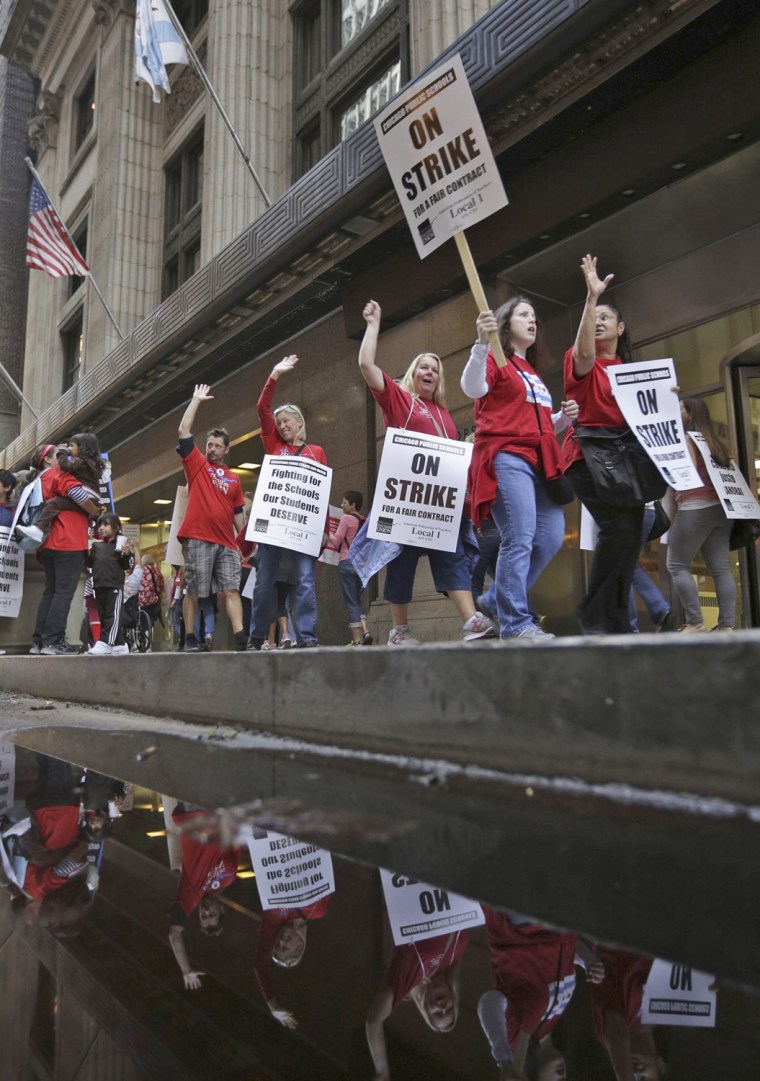 Agreement near in Chicago teachers strike