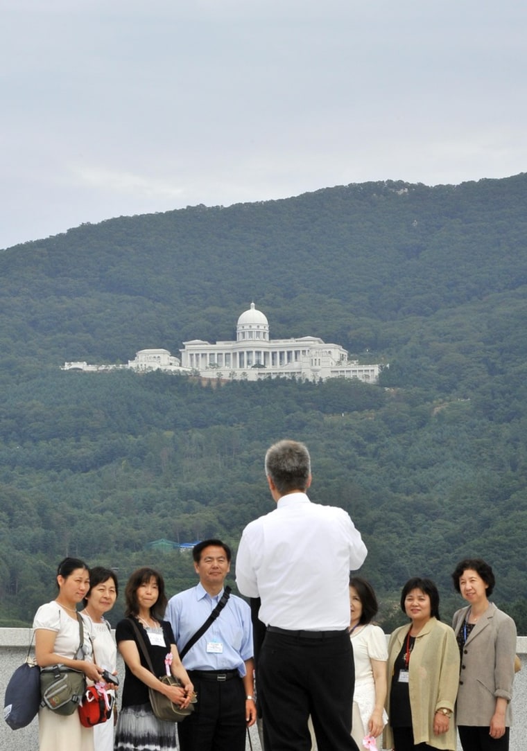 Funeral for Rev. Sun Myung Moon draws thousands in South Korea