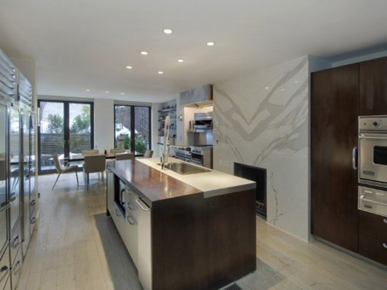 Celebrity Real Estate: Johnny Depp buys home for ex