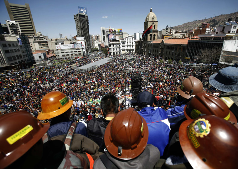 Bolivian tin miners clash in La Paz