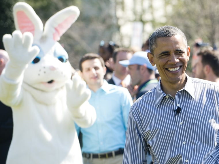 Obama shoots hoops, reads to kids at White House Easter Egg Roll