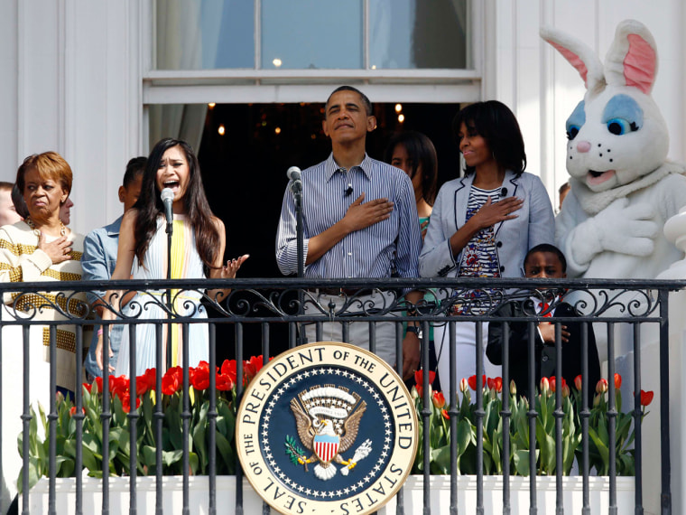 Obama shoots hoops, reads to kids at White House Easter Egg Roll