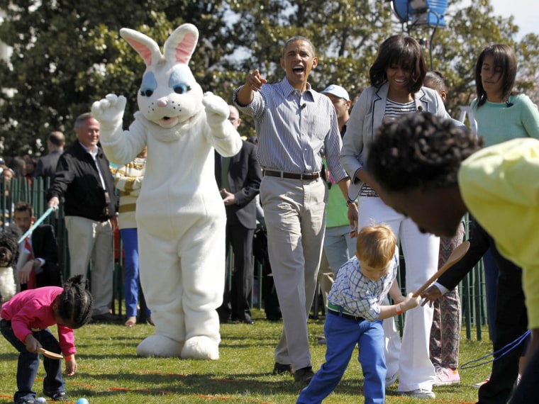 Obama shoots hoops, reads to kids at White House Easter Egg Roll