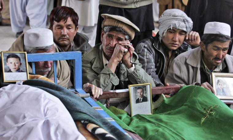 Victims of Pakistan bomb attack mourned
