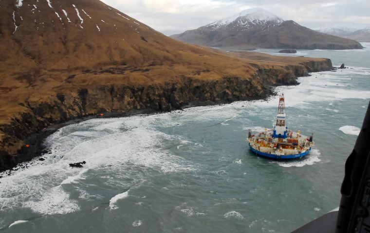 Kulluck drilling rig refloated, being towed to shelter in Alaska